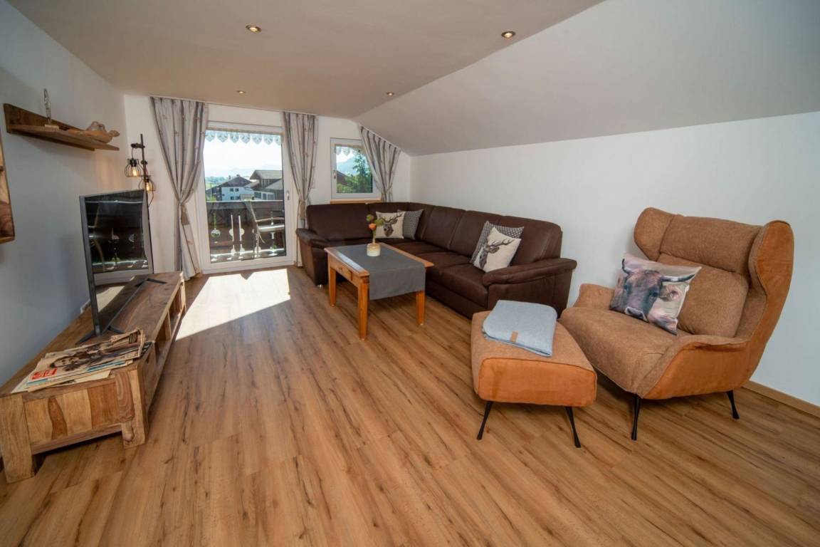 97 M² Ferienwohnung ∙ 2 Schlafzimmer ∙ 4 Gäste - Tannheimer Tal