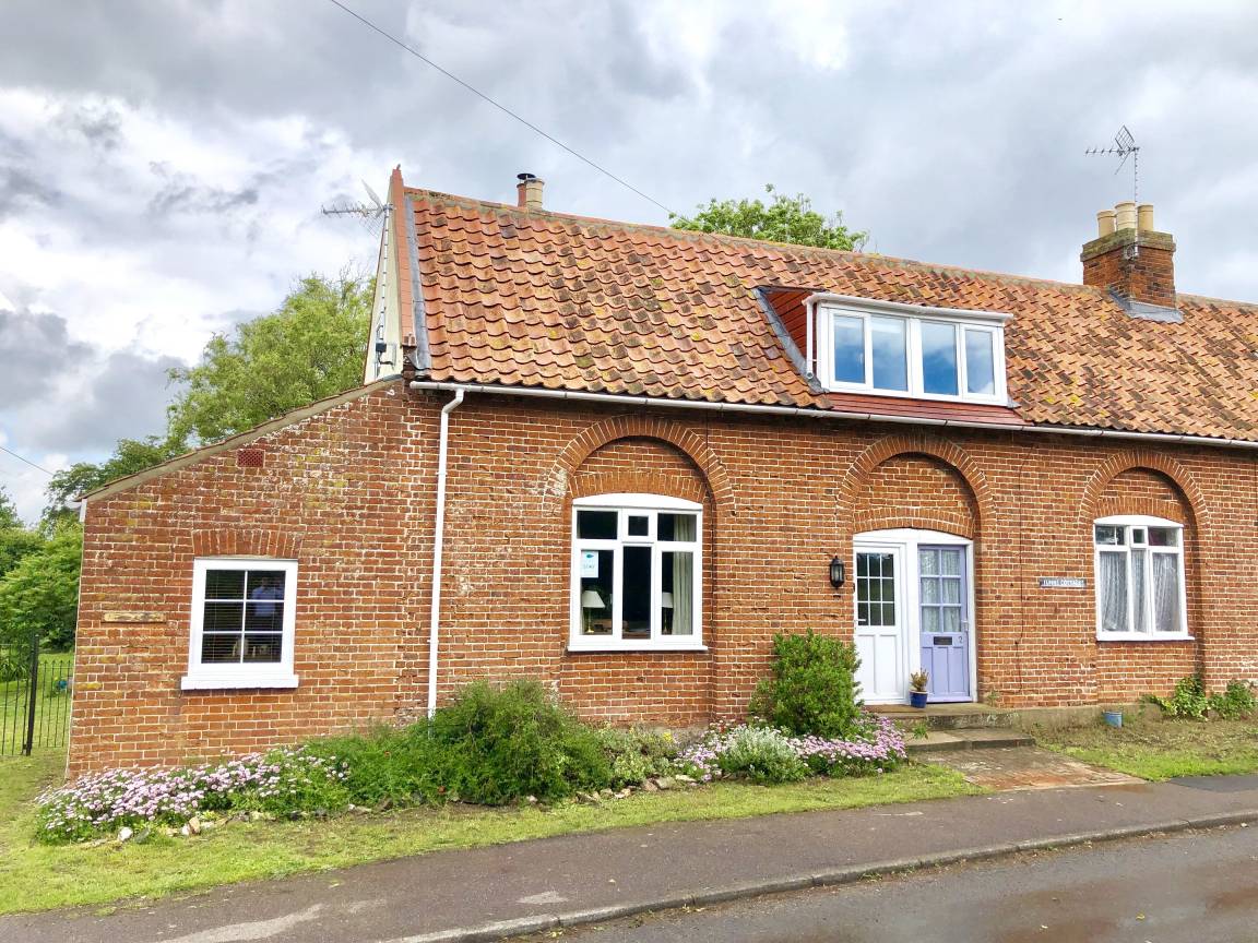 Cottage ∙ 2 Bedrooms ∙ 4 Guests - Kessingland