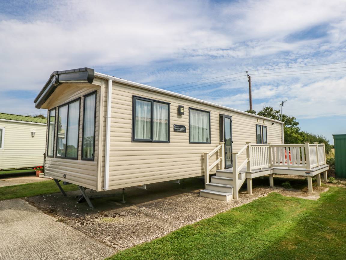 Cottage ∙ 2 Bedrooms ∙ 4 Guests - West Wittering