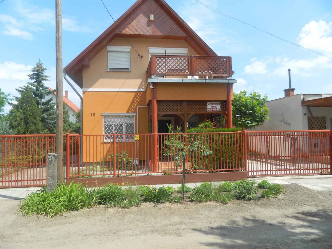 46 M² Apartment ∙ 2 Bedrooms ∙ 4 Guests - Cserkeszőlő