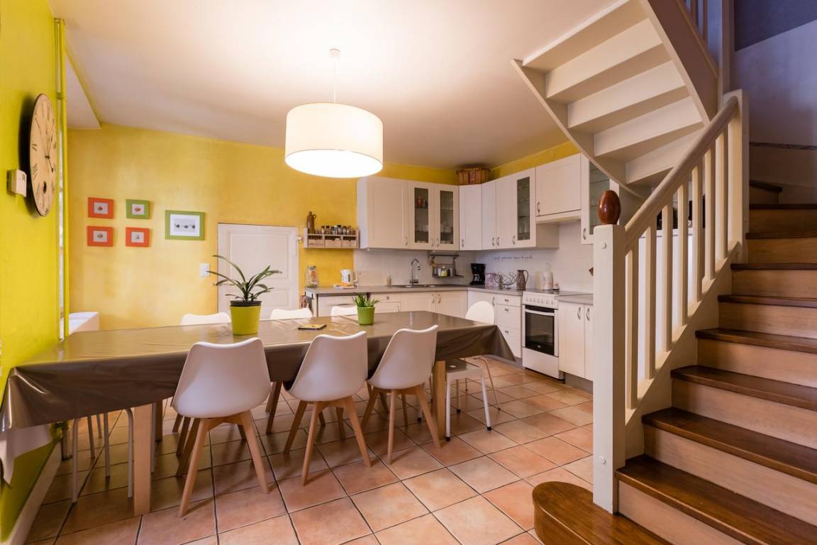 180 M² House ∙ 5 Bedrooms ∙ 11 Guests - Die