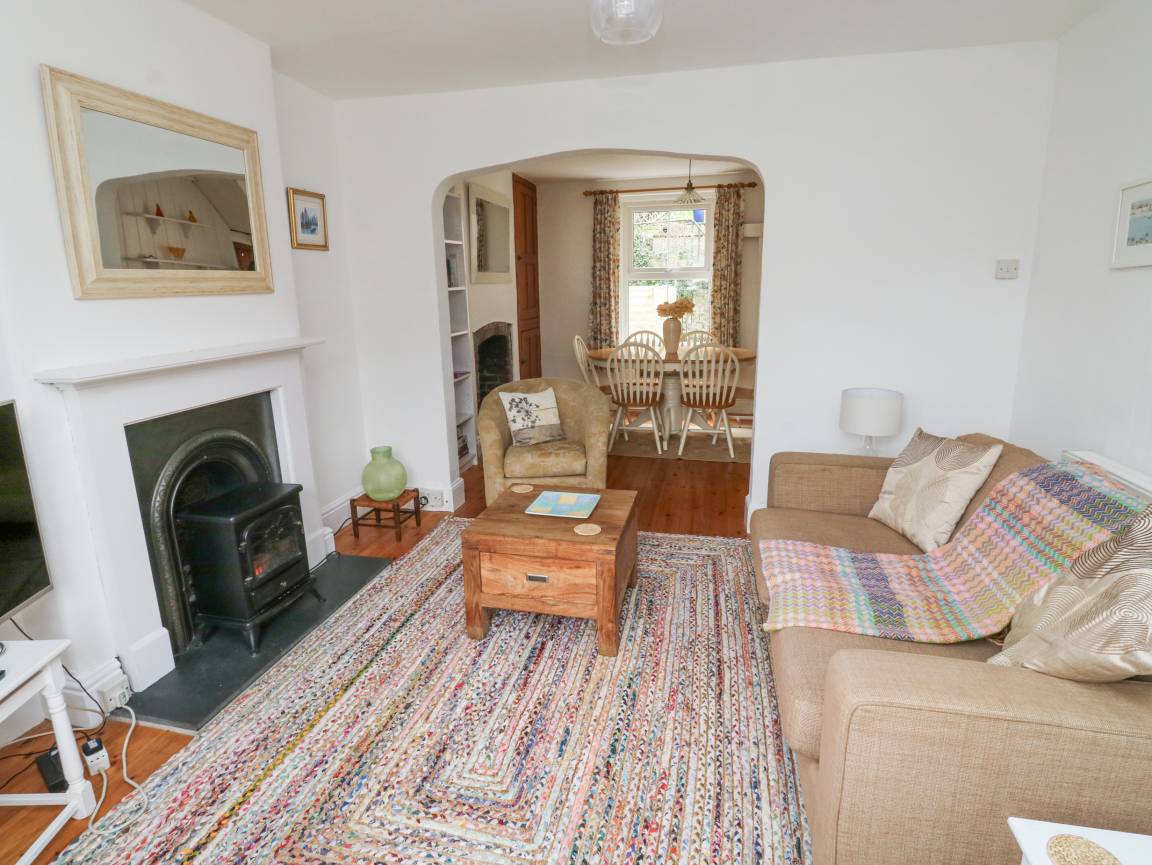 Cottage ∙ 2 Bedrooms ∙ 4 Guests - Dartmouth