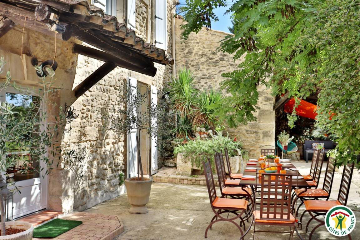 170 M² Gîte ∙ 5 Chambres ∙ 10 Personnes - Grignan