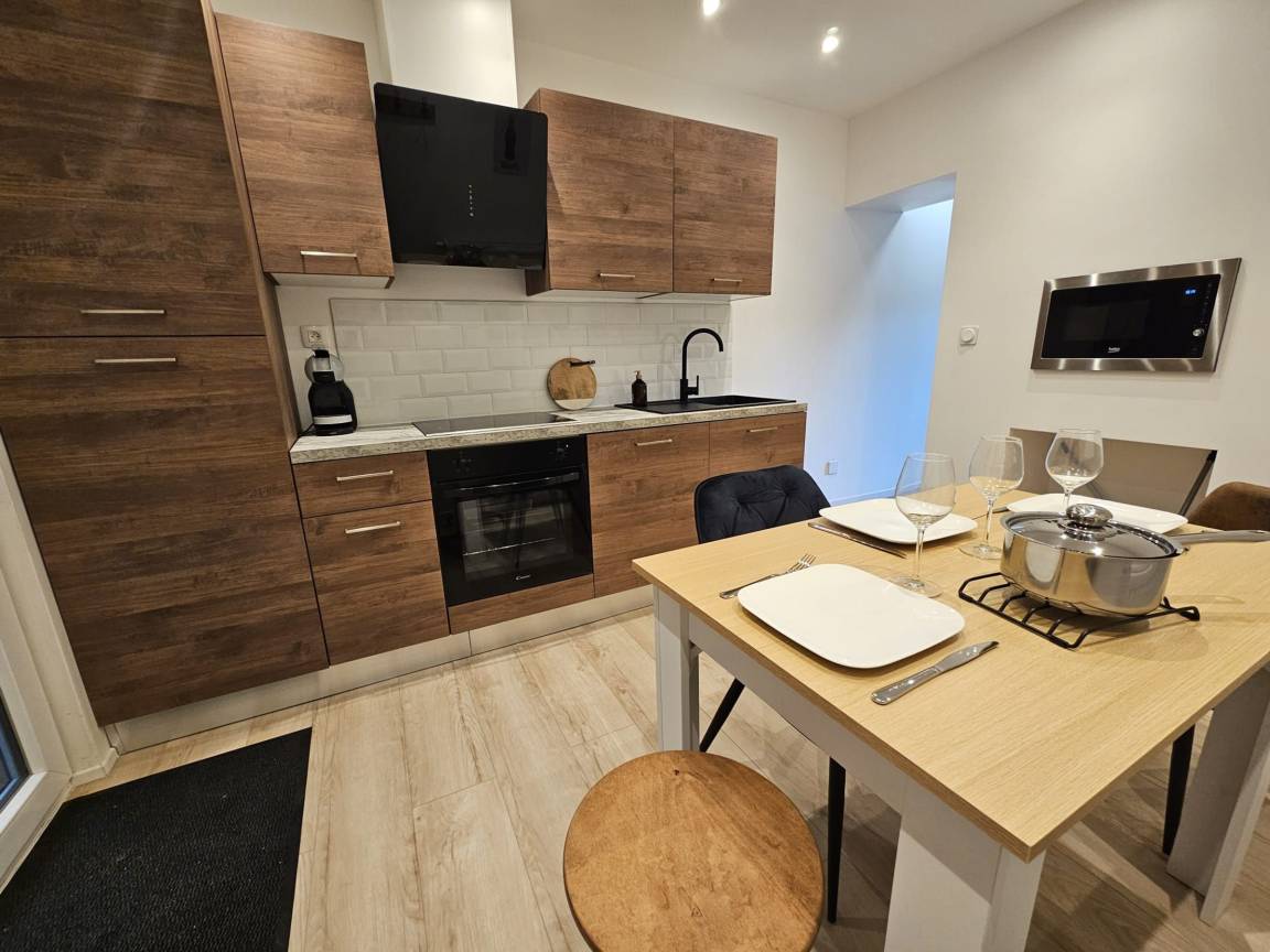 50 M² Cottage ∙ 2 Chambres ∙ 4 Personnes - ibis budget Epinal