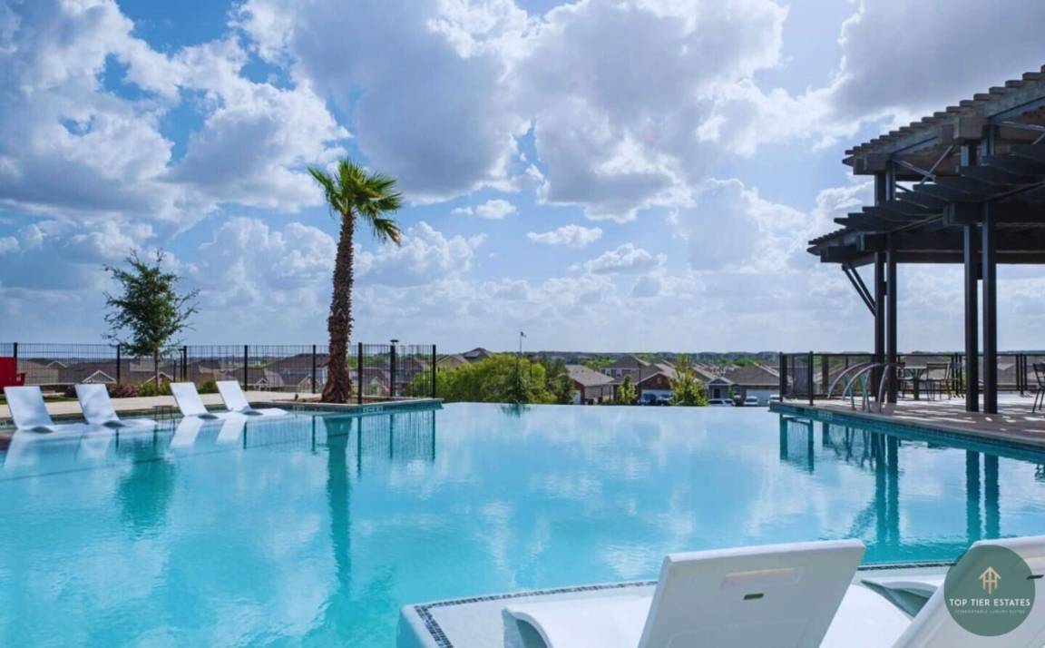 2125 M² House ∙ 4 Bedrooms ∙ 13 Guests - San Antonio, TX