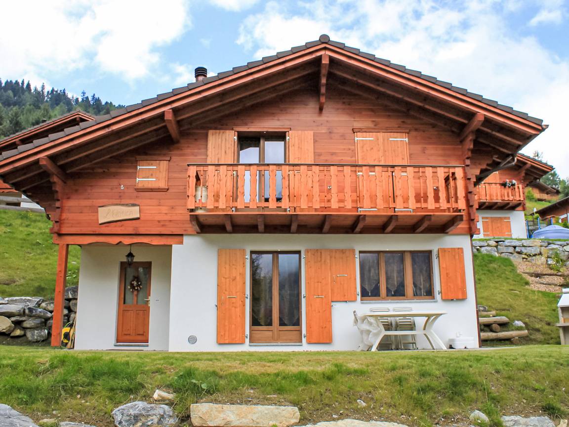 100 M² Huis ∙ 3 Slaapkamers ∙ 6 Gasten - Martigny