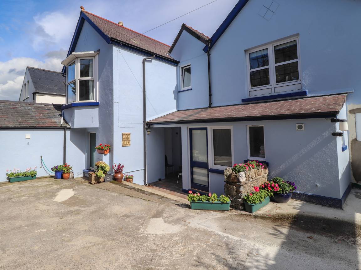 Cottage ∙ 3 Bedrooms ∙ 6 Guests - Fishguard