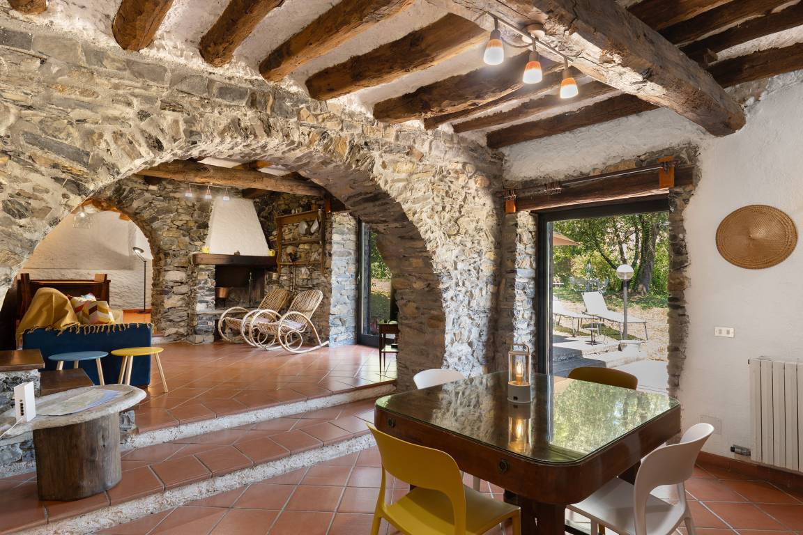 140 M² Ferienhaus ∙ 2 Schlafzimmer ∙ 6 Gäste - Rezzo