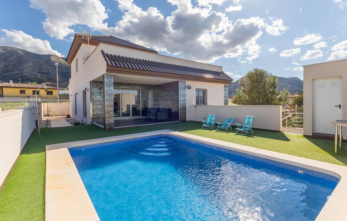 401 M² Casa ∙ 4 Habitaciones ∙ 8 Huéspedes - Orihuela
