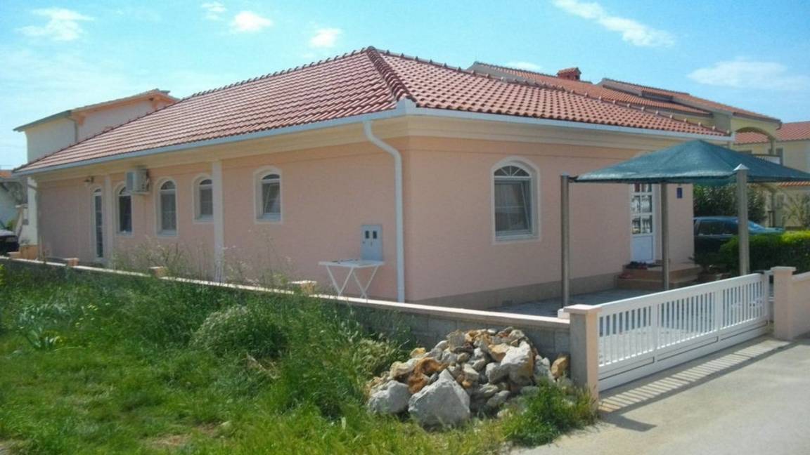 49 M² Ferienwohnung ∙ 2 Schlafzimmer ∙ 4 Gäste - Privlaka