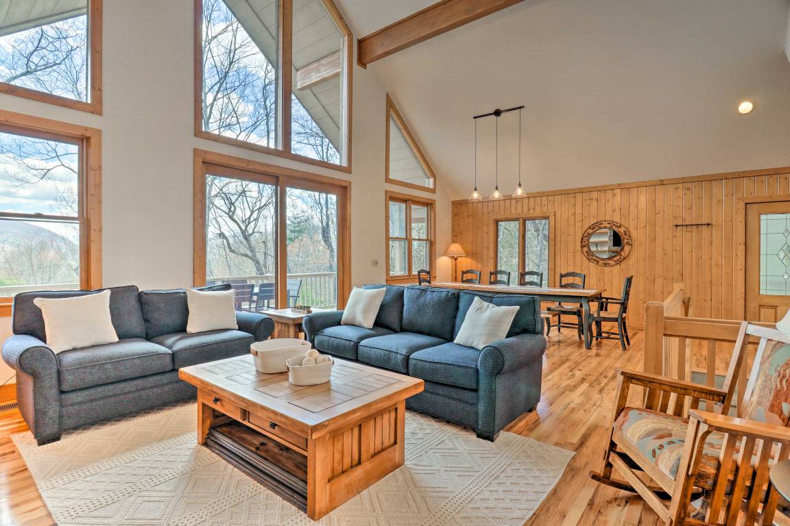 160 M² House ∙ 3 Bedrooms ∙ 6 Guests - Cashiers, NC