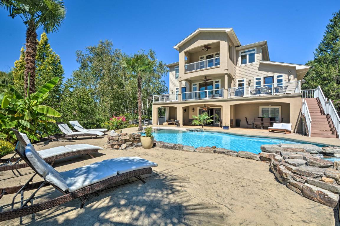538 M² House ∙ 5 Bedrooms ∙ 10 Guests - Grants Pass, OR