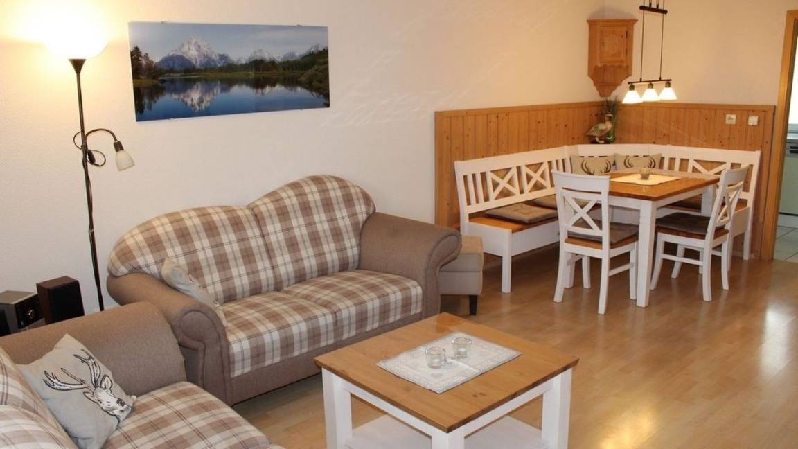 67 M² Ferienhaus ∙ 2 Schlafzimmer ∙ 4 Gäste - Steingaden