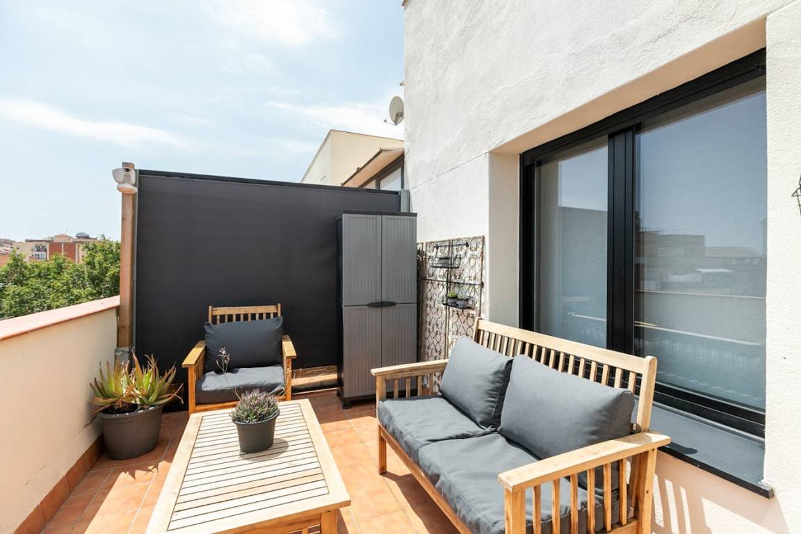 110 M² Apartamento ∙ 3 Habitaciones ∙ 4 Huéspedes - Barberà del Vallès