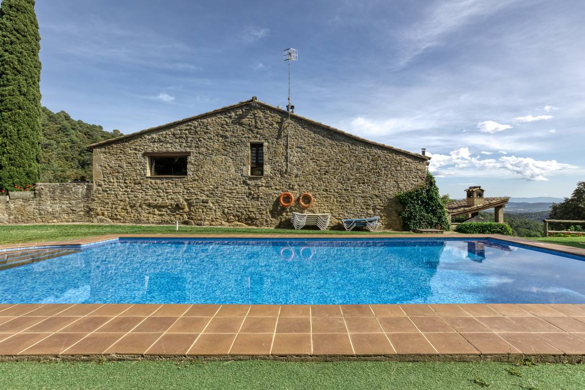 160 M² House ∙ 3 Bedrooms ∙ 10 Guests - Besalú