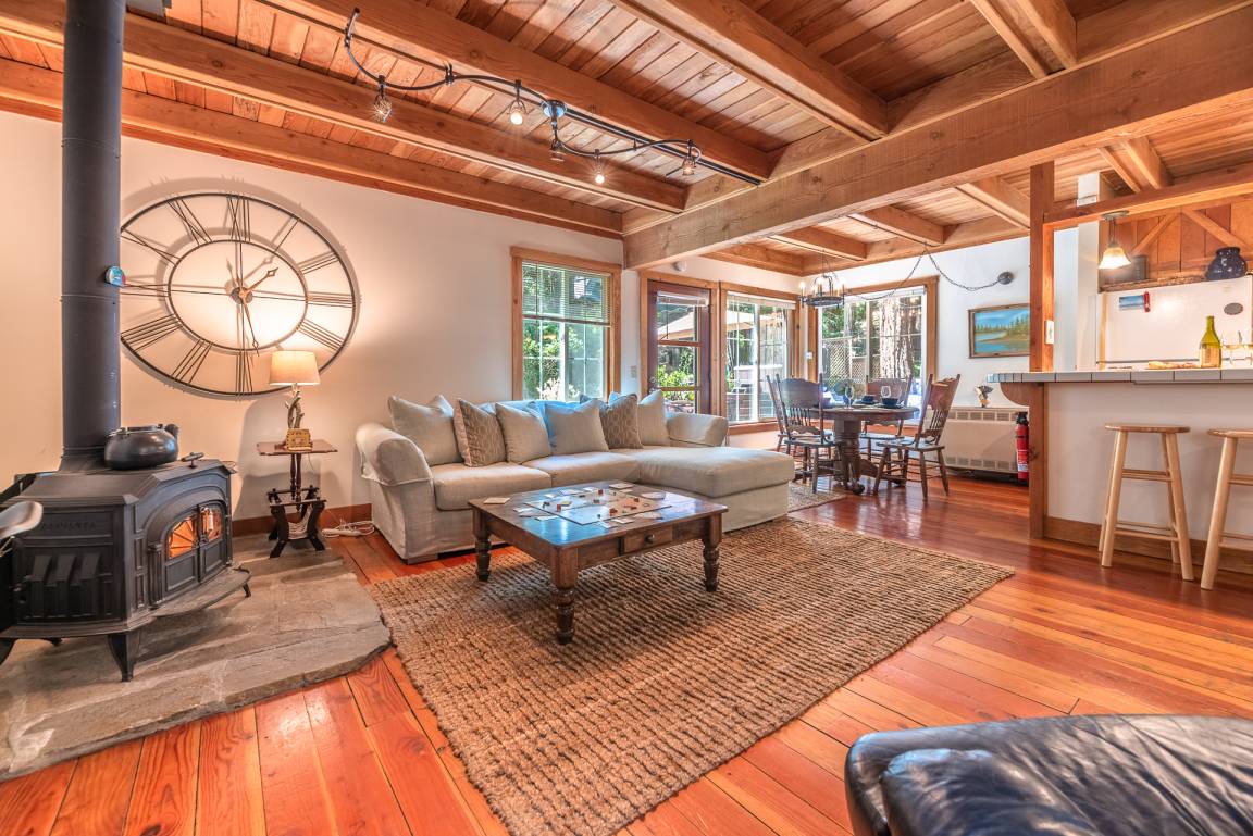 111 M² House ∙ 3 Bedrooms ∙ 4 Guests - Jenner, CA