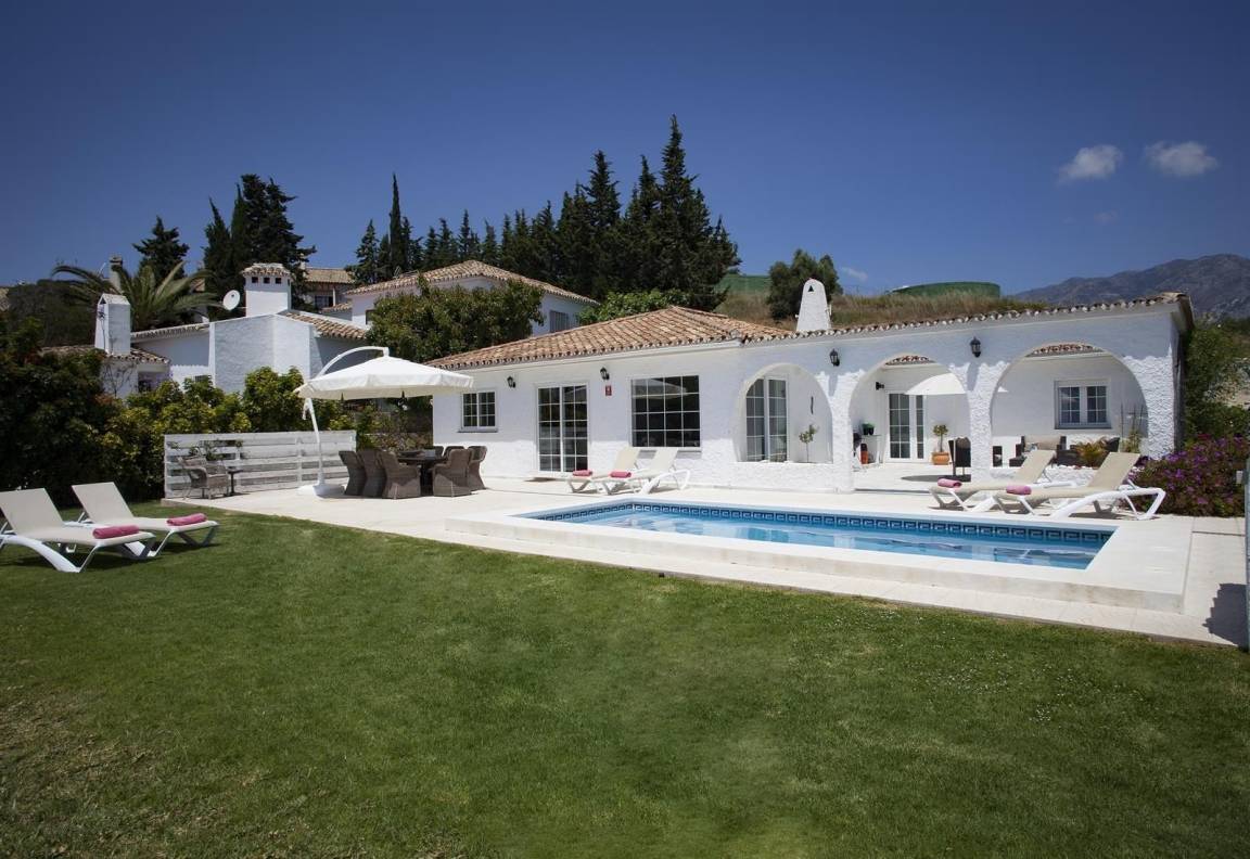 150 M² Villa ∙ 4 Schlafzimmer ∙ 8 Gäste - Mijas