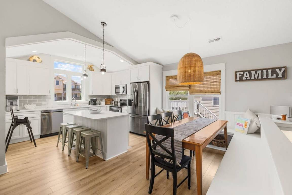 House ∙ 6 Bedrooms ∙ 12 Guests - Kill Devil Hills, NC