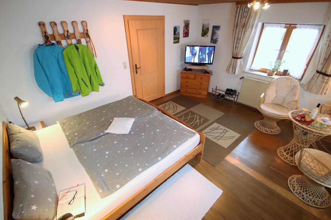 32 M² Ferienwohnung ∙ 1 Schlafzimmer ∙ 2 Gäste - Saulgrub