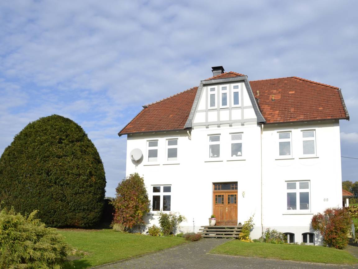 108 M² Apartment ∙ 2 Bedrooms ∙ 4 Guests - Detmold