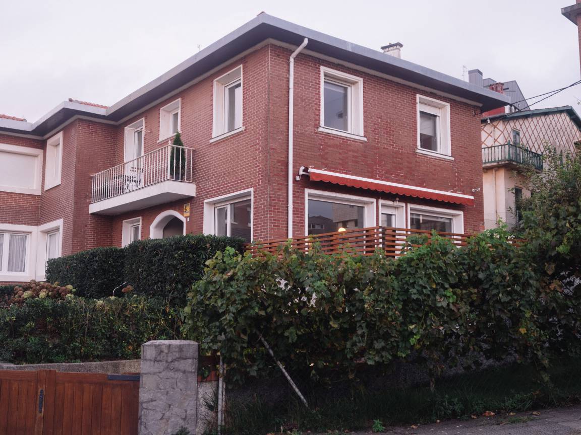 260 M² Villa ∙ 5 Bedrooms ∙ 10 Guests - Bilbao