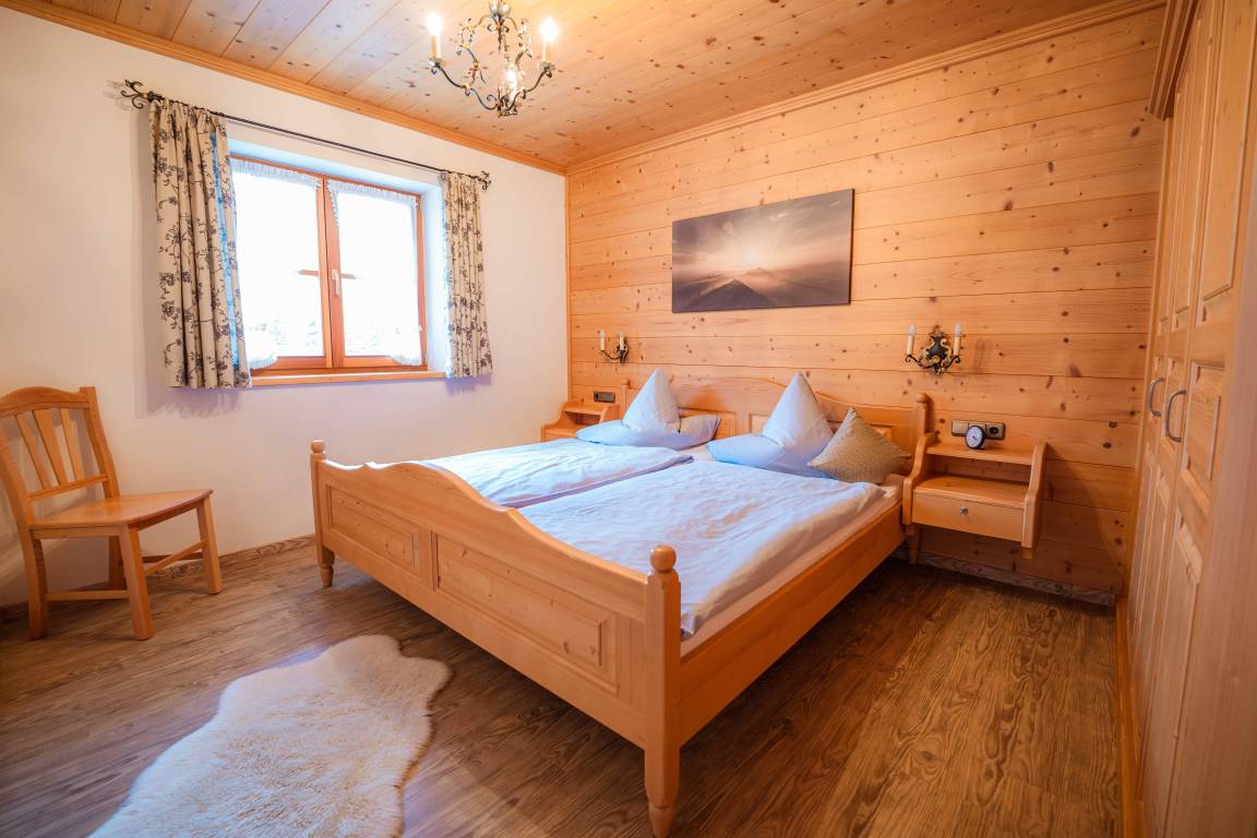 70 M² Ferienwohnung ∙ 2 Schlafzimmer ∙ 4 Gäste - Walchensee