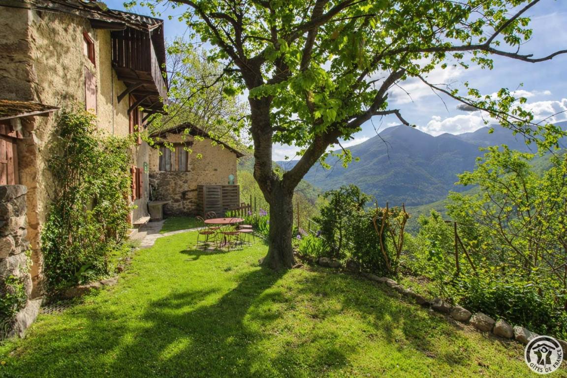 85 M² Gîte ∙ 2 Bedrooms ∙ 6 Guests - Pyrenees