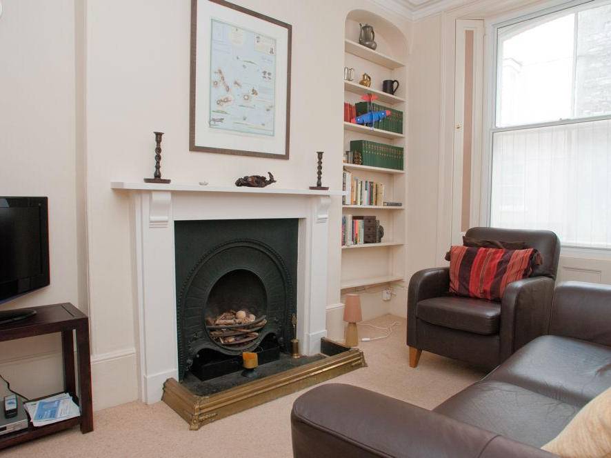 Cottage ∙ 2 Bedrooms ∙ 4 Guests - Dartmouth