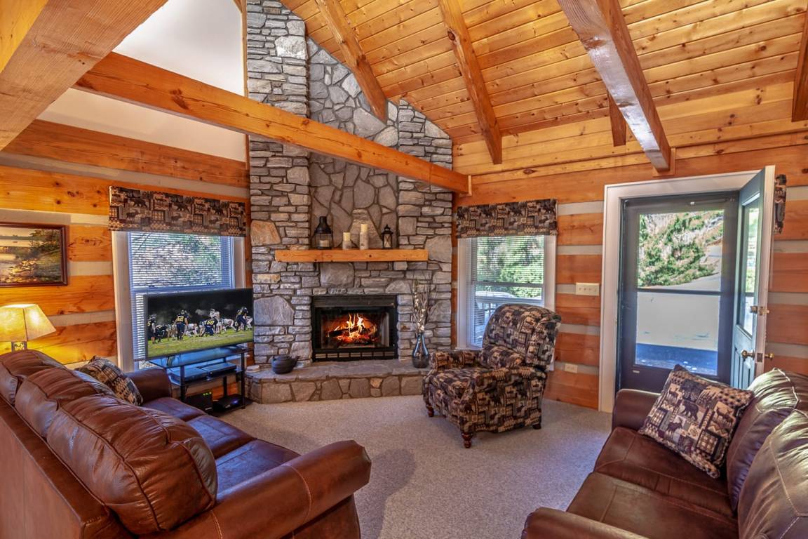 109 M² Cabin ∙ 2 Bedrooms ∙ 6 Guests - North Carolina