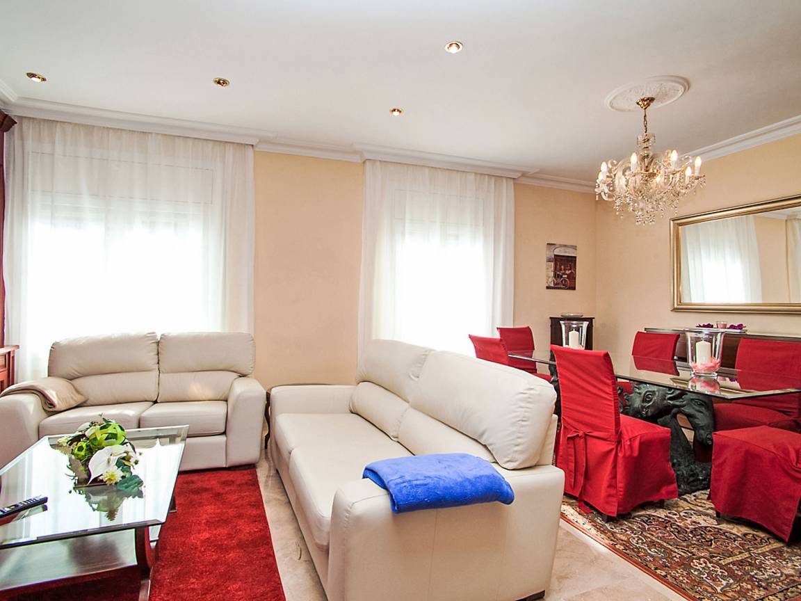 150 M² Apartamento ∙ 3 Habitaciones ∙ 5 Huéspedes - Sant Cugat del Vallès
