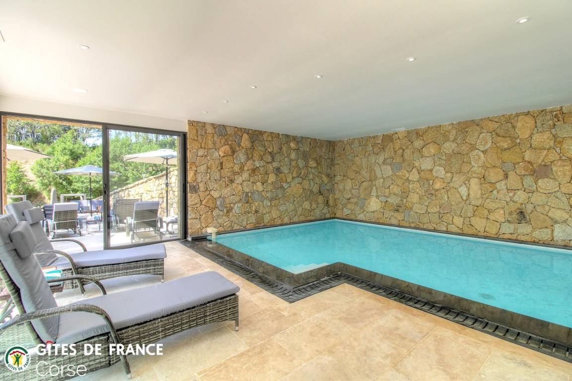 230 M² Gîte ∙ 3 Bedrooms ∙ 6 Guests - Corsica