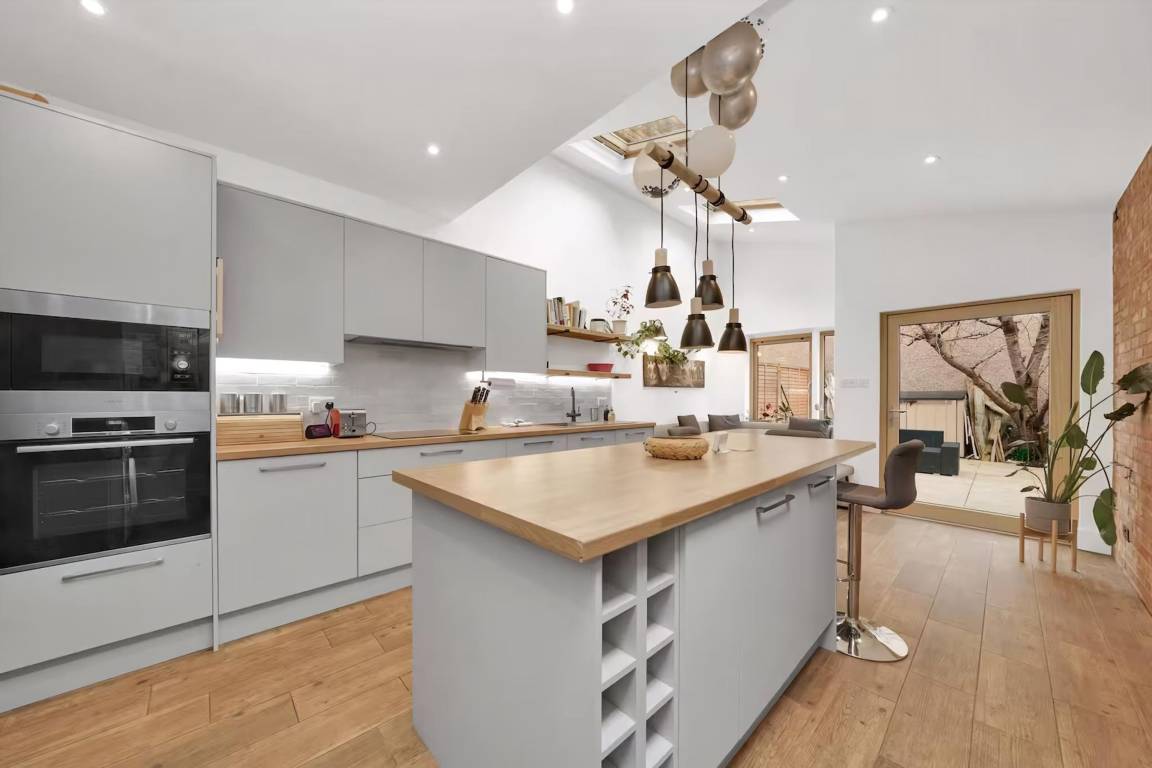 House ∙ 2 Bedrooms ∙ 5 Guests - London, UK