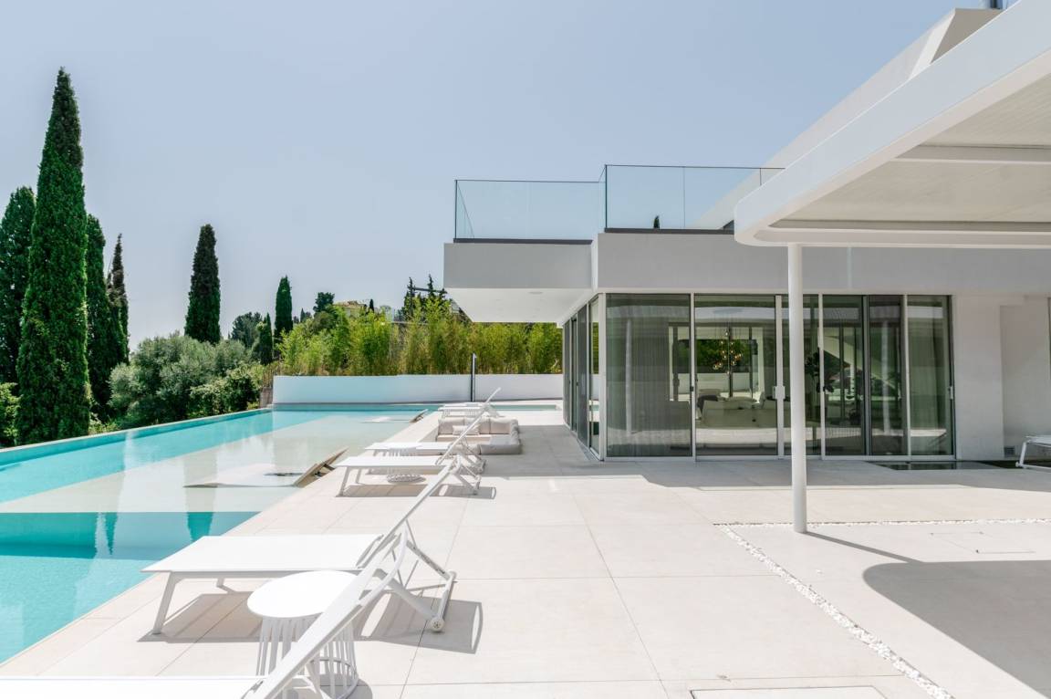 Villa ∙ 7 Bedrooms ∙ 14 Guests - Corfu
