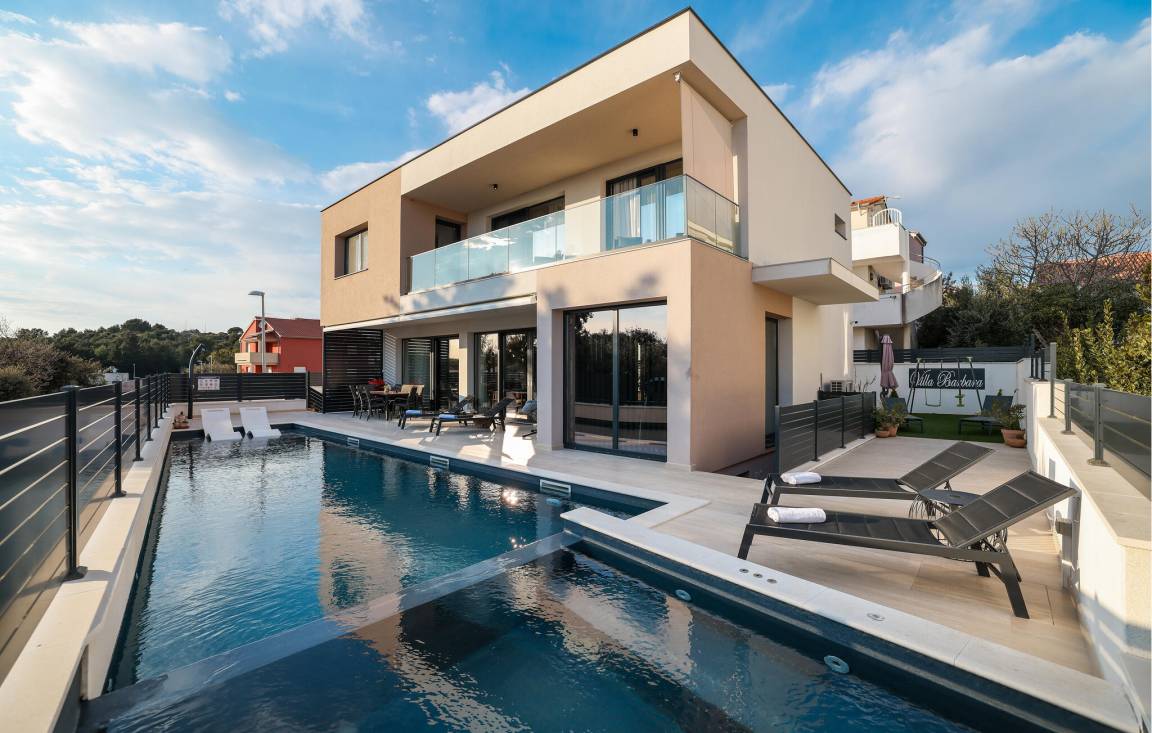 260 M² Ferienhaus ∙ 4 Schlafzimmer ∙ 8 Gäste - Murter