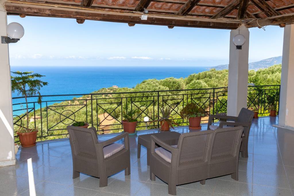 200 M² Villa ∙ 4 Bedrooms ∙ 8 Guests - Ascea