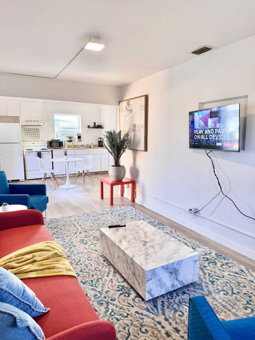 Apartment ∙ 1 Bedroom ∙ 4 Guests - St. Petersburg, FL