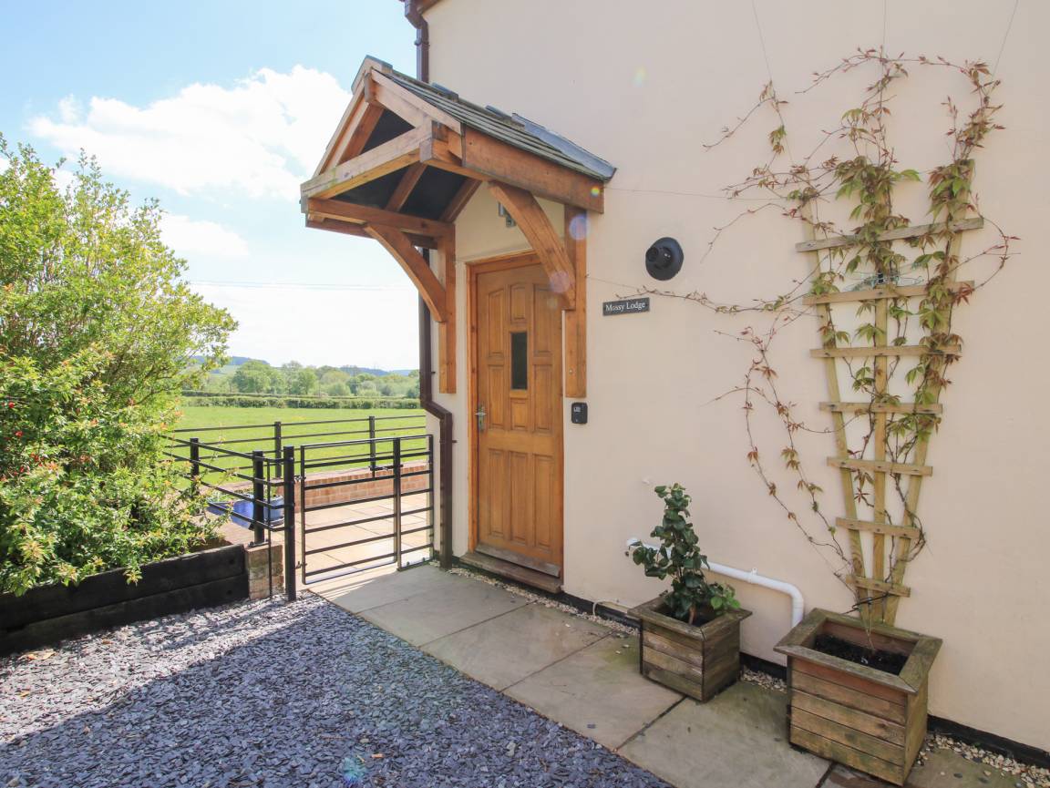 Cottage ∙ 2 Bedrooms ∙ 4 Guests - Welshpool