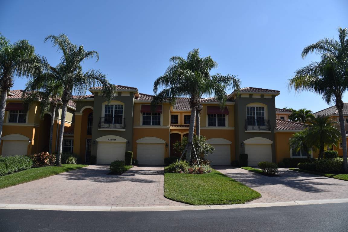 211 M² House ∙ 3 Bedrooms ∙ 6 Guests - Bonita Springs, FL