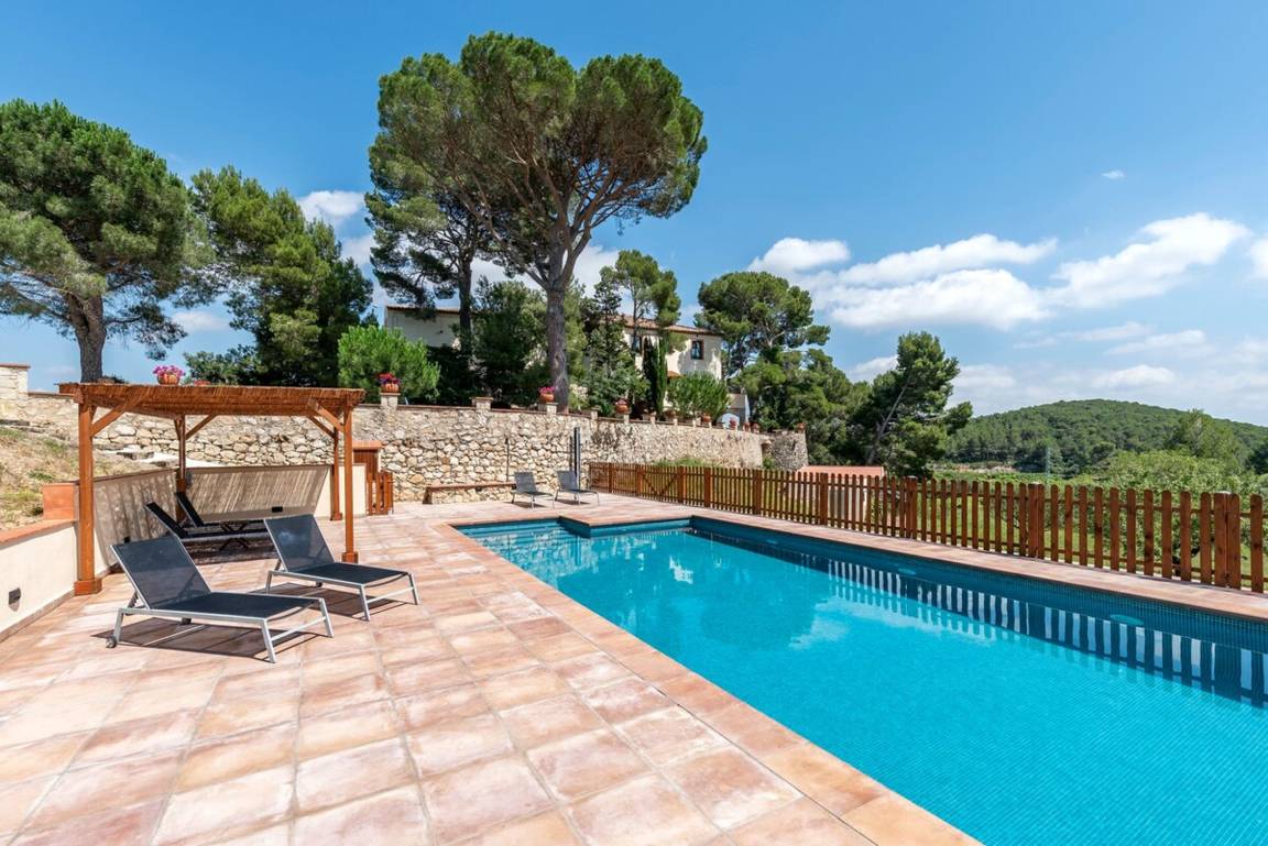 Villa ∙ 9 Habitaciones ∙ 18 Huéspedes - Valls