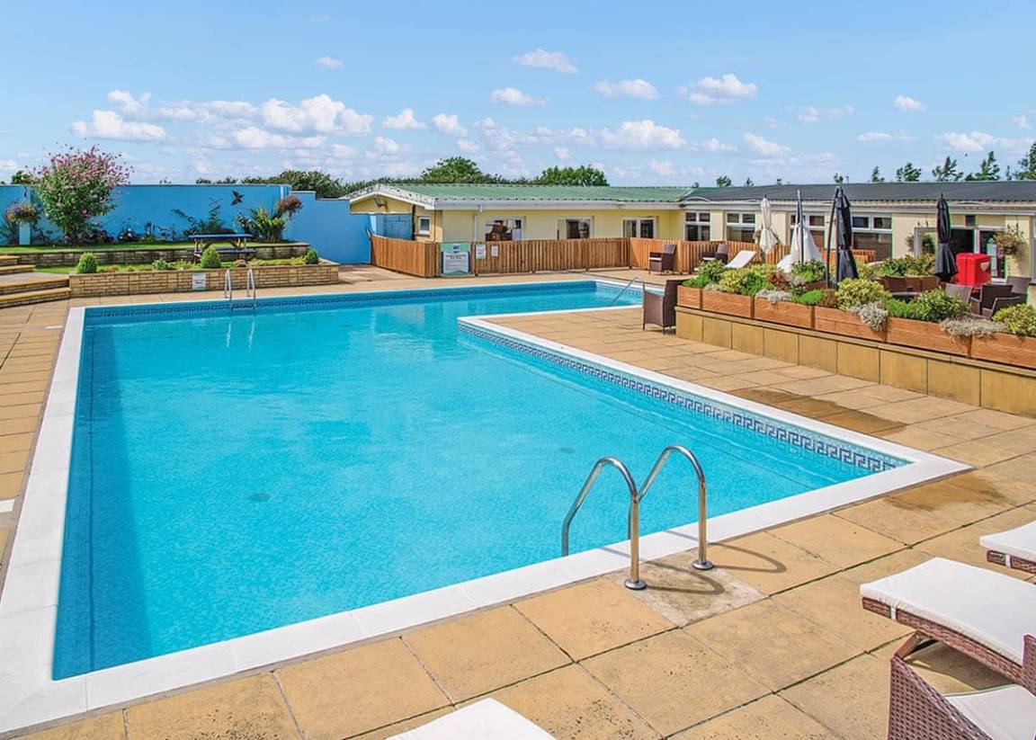Caravan ∙ 3 Bedrooms ∙ 6 Guests - New Quay