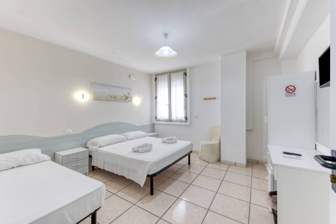 18 M² Albergue ∙ 1 Habitación ∙ 3 Huéspedes - Ugento