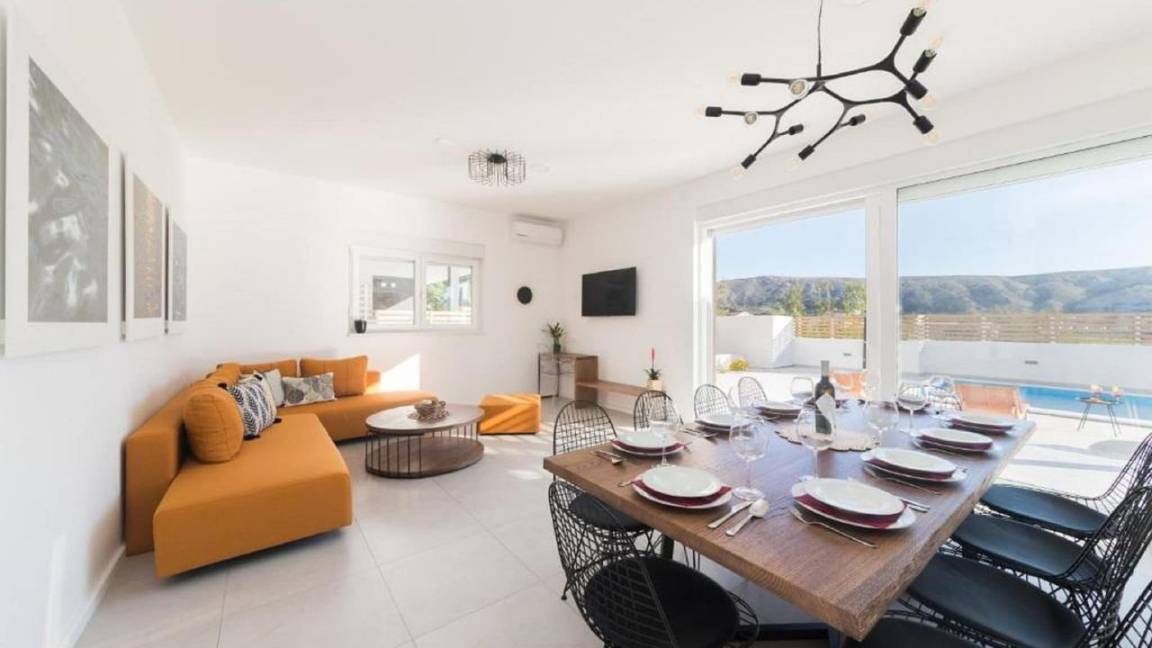 200 M² Apartment ∙ 4 Bedrooms ∙ 10 Guests - Pag