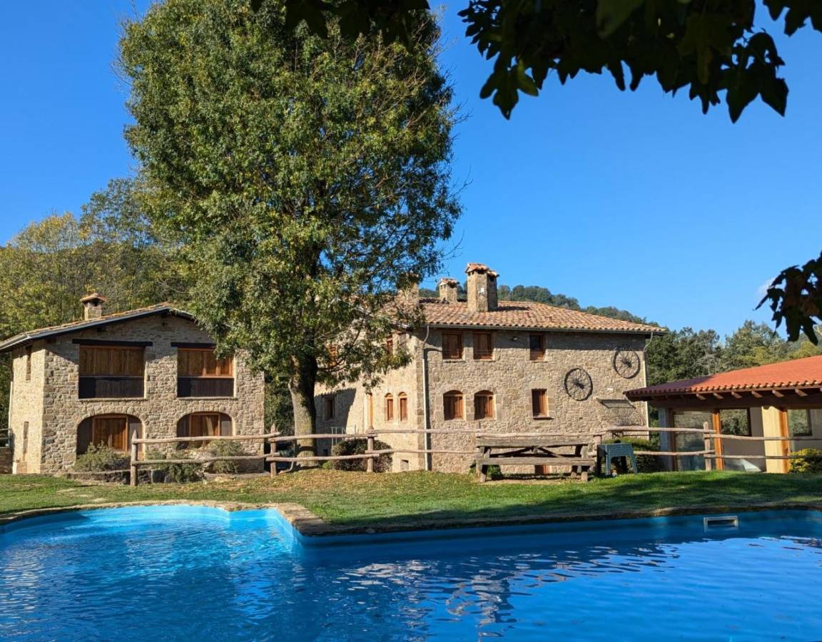 80 M² Casa ∙ 3 Habitaciones ∙ 7 Huéspedes - Besalú