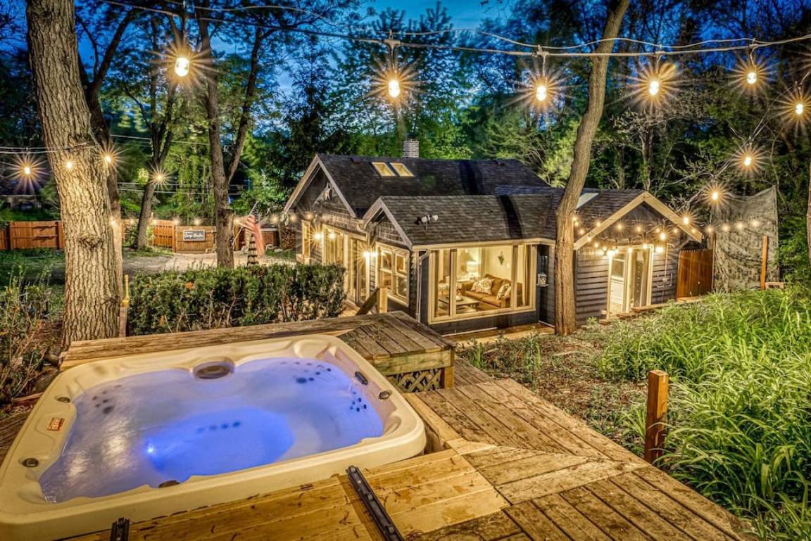 13 M² House ∙ 2 Bedrooms ∙ 8 Guests - Gary, IN