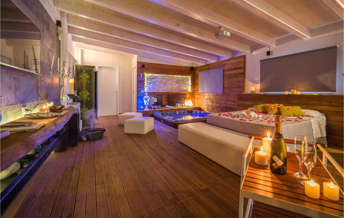 70 M² Duplex ∙ 1 Chambre ∙ 2 Personnes - Palerme