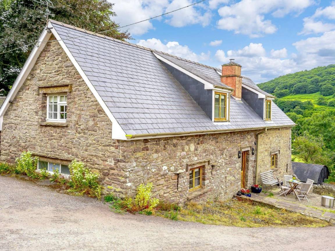 Cottage ∙ 3 Bedrooms ∙ 6 Guests - Abergavenny