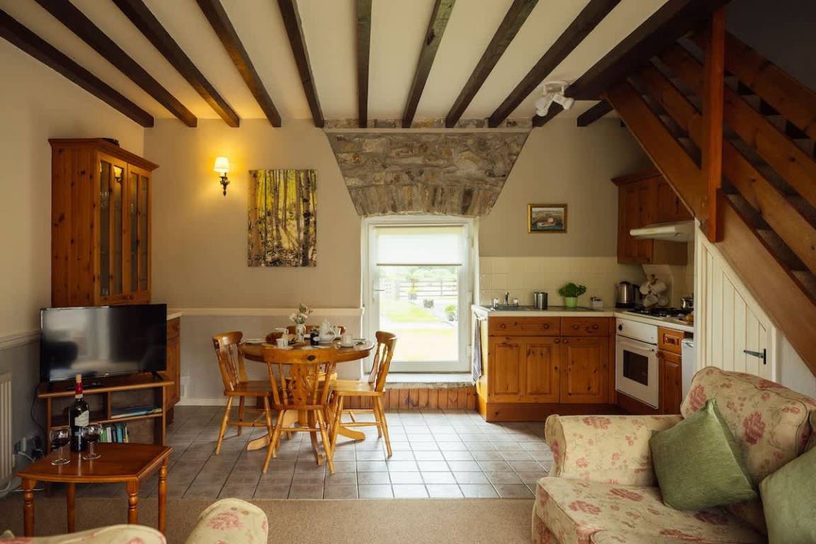 75 M² Huis ∙ 2 Slaapkamers ∙ 4 Gasten - Wales