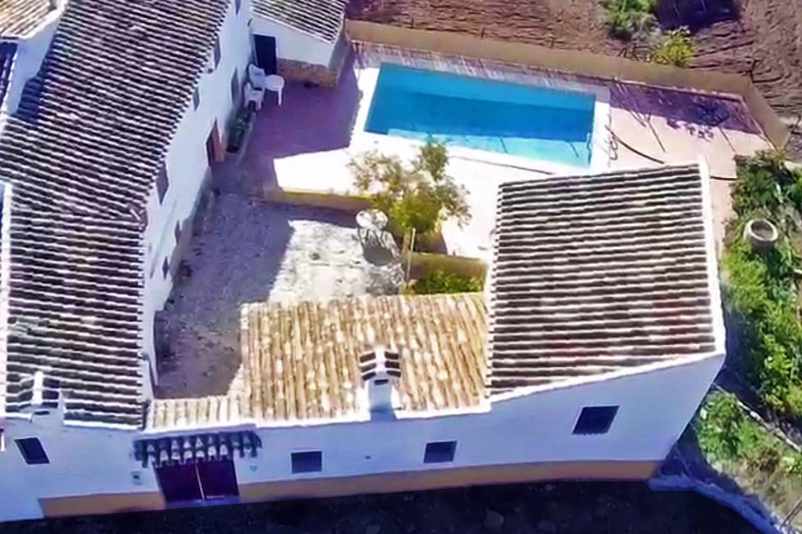 Casa Rural ∙ 6 Habitaciones ∙ 10 Huéspedes - Loja