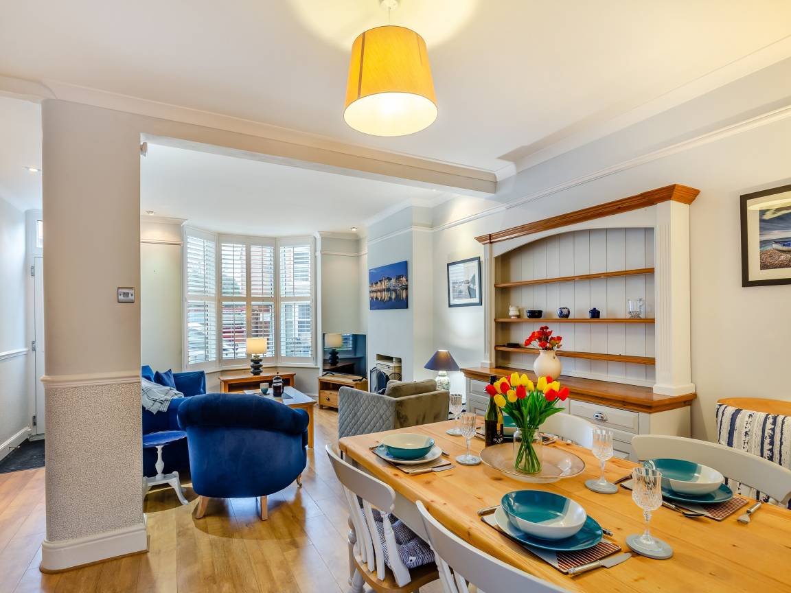 Cottage ∙ 2 Bedrooms ∙ 4 Guests - Weymouth
