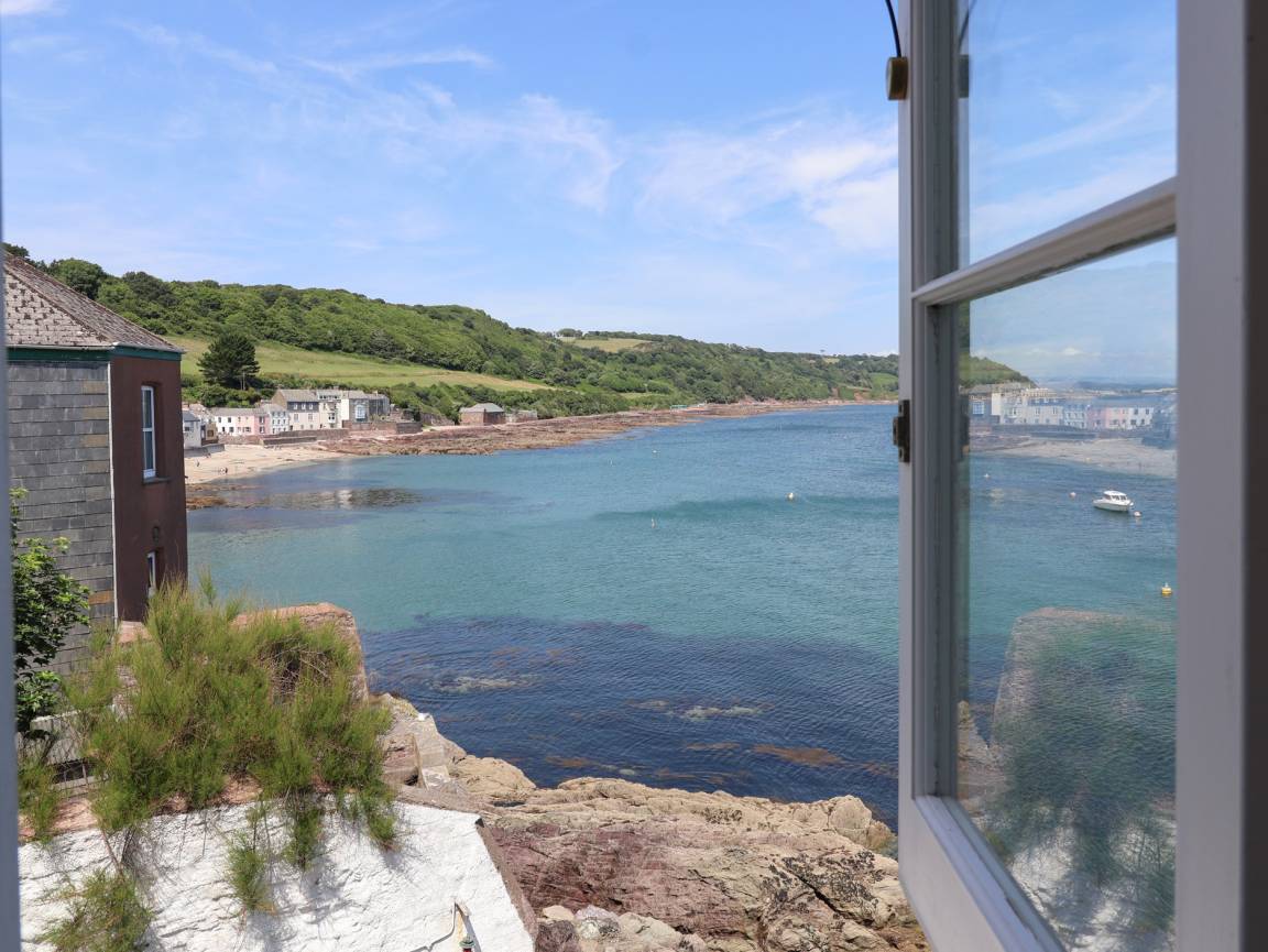 Cottage ∙ 3 Bedrooms ∙ 6 Guests - Plymouth